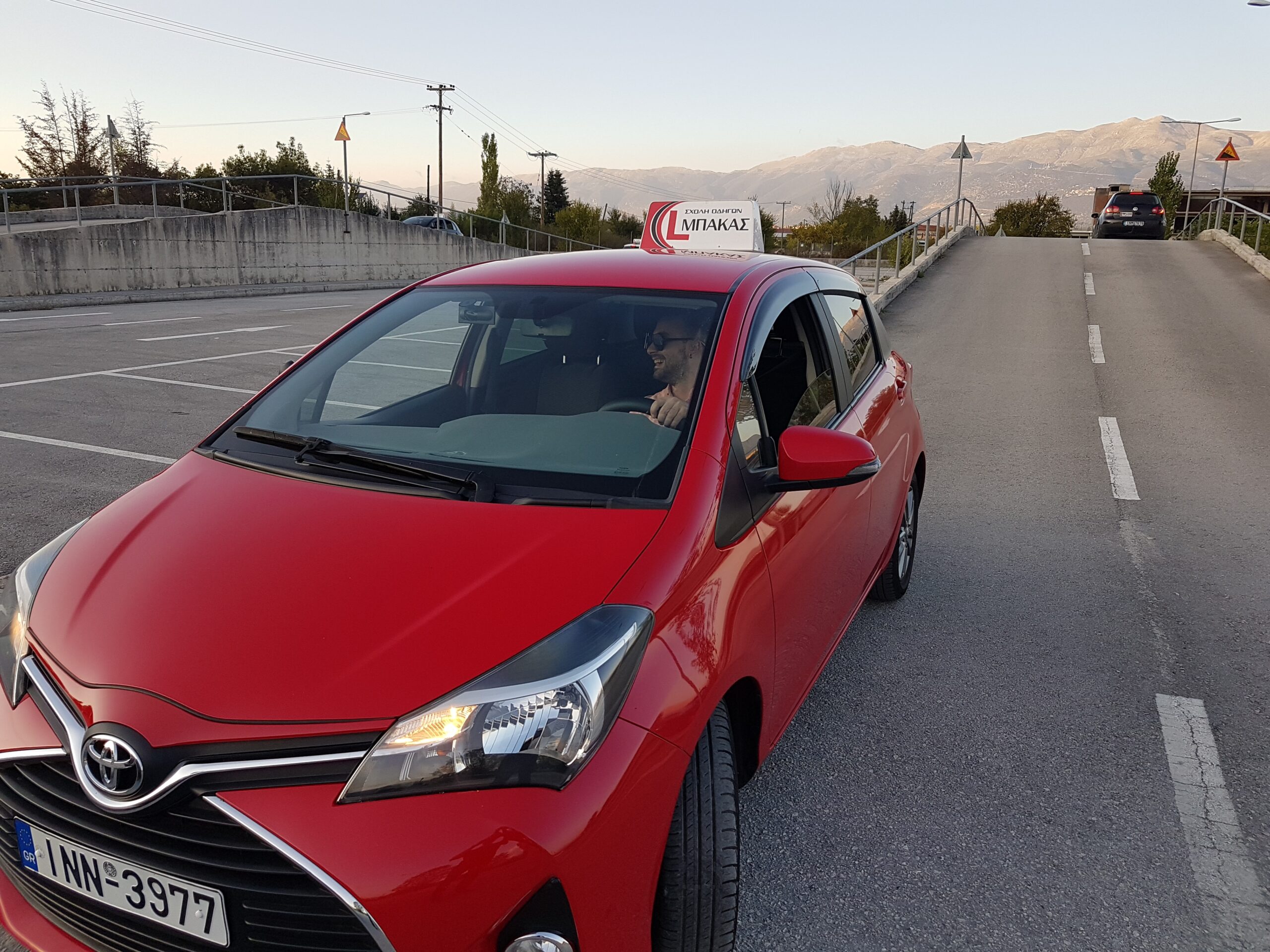 ΣΧΟΛΗ ΟΔΗΓΩΝ ΜΠΑΚΑΣ - bakasdriving.com